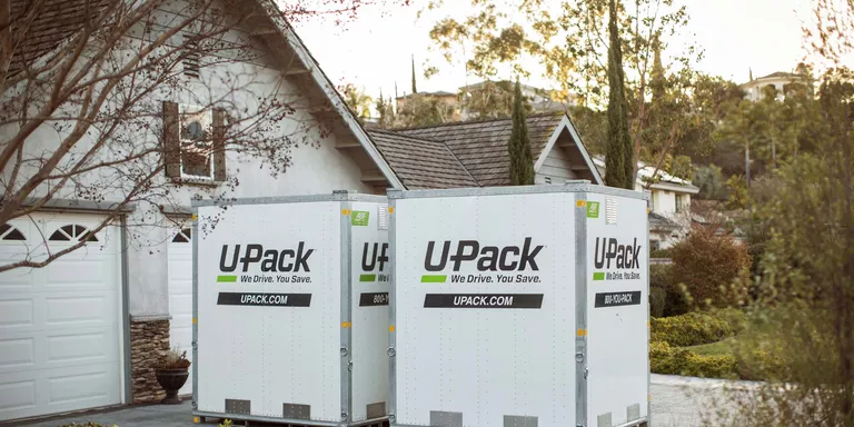 Storage pod rental store